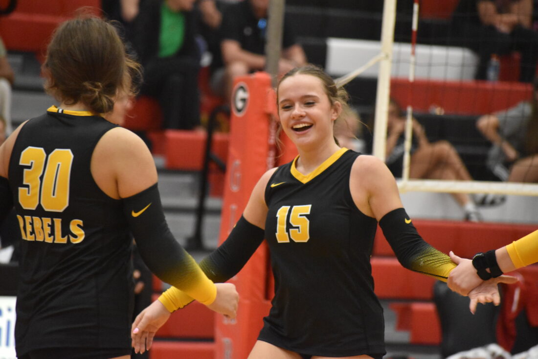 Crestview remains unbeaten, takes down Girard in straight sets | News ...